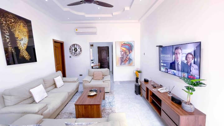 Lovely 2-bedroom Apt, Pool/gym/backup Power - Accra