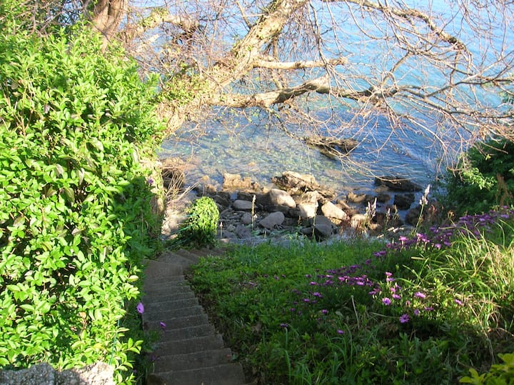 Casa Con Jardín Y Bajada Al Mar En Raxó - Combarro