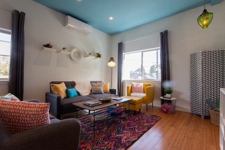 *On Alberta! Modern Artist Loft W/ Rooftop Views!* - Portland, OR