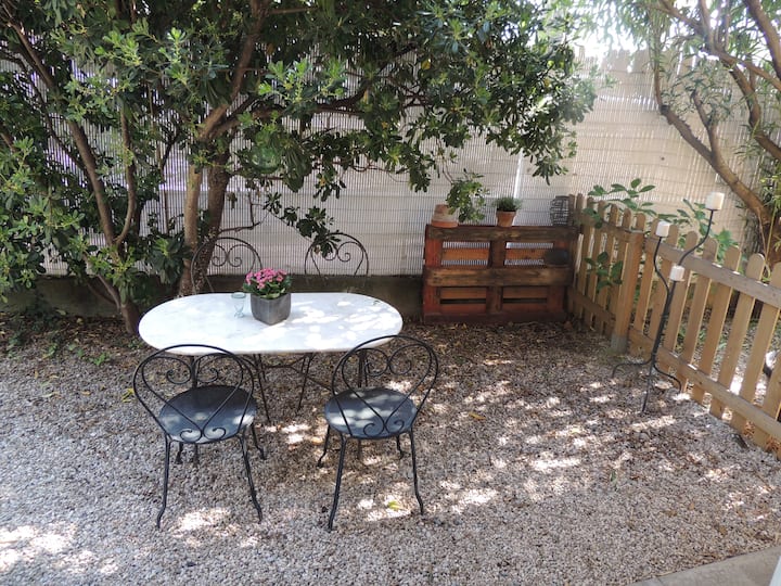 Studio En Rez De Jardin Villa : Villeneuve-loubet - Marineland - Antibes