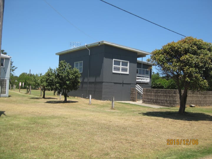 Retide At Peterborough - Port Campbell