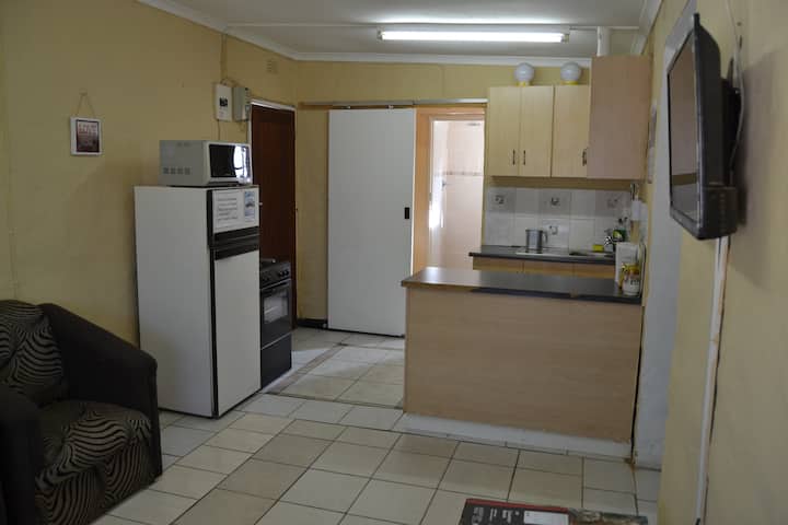 Oudtshoorn Selfcatering Homestay - Oudtshoorn