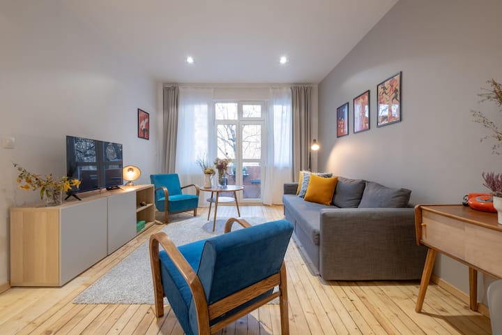 Cool! Best Location! Stylish, Colourful, 2br - Sofia