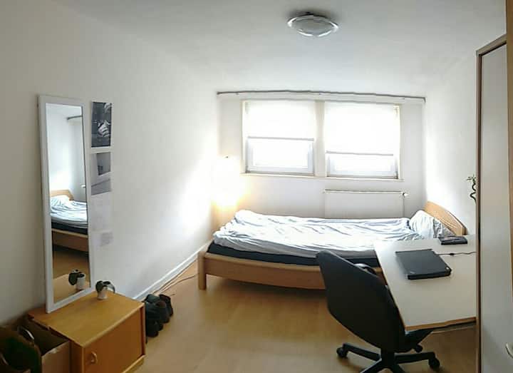 Classic Altbau Zimmer In West, Central - Stuttgart