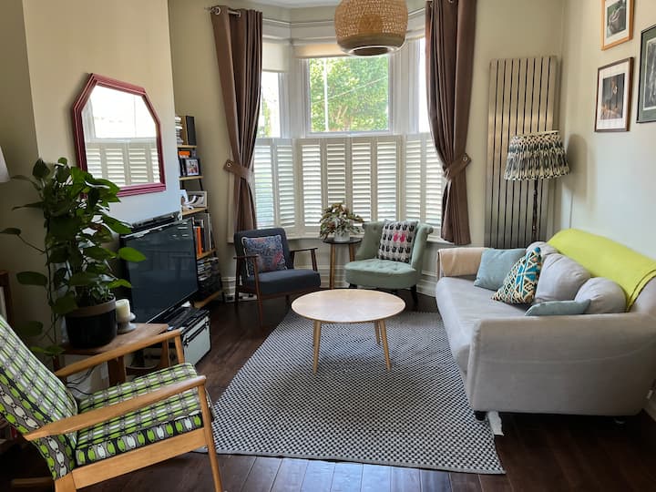Lovely 3 Bed Period Property With Garden - Londres