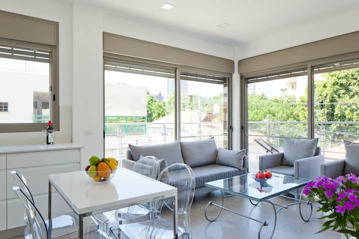 Jewel Of The Kerem, Luxury 3 Room Apt +Sun Balcony - Tel Aviv-Jaffa