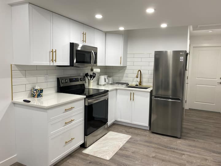 Modern Luxury Basement Suite - Separate Entrance - 加拿大