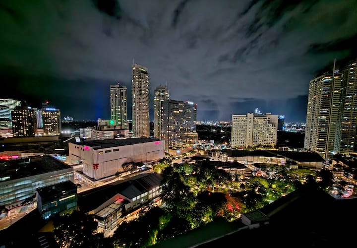 Tranquil Two-bedroom Getaway Oasis @ Greenbelt - Makati