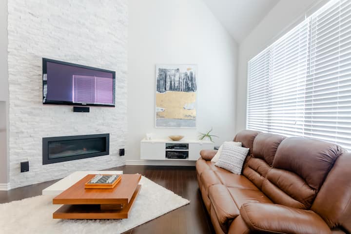 Exquisite Kanata Home - Kanata