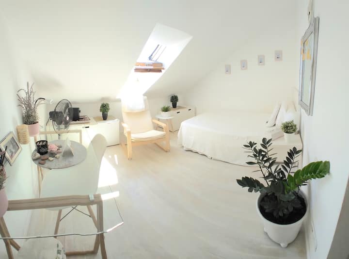 "Under The Sky" Private Room In The Old Town ❤ - Marbella
