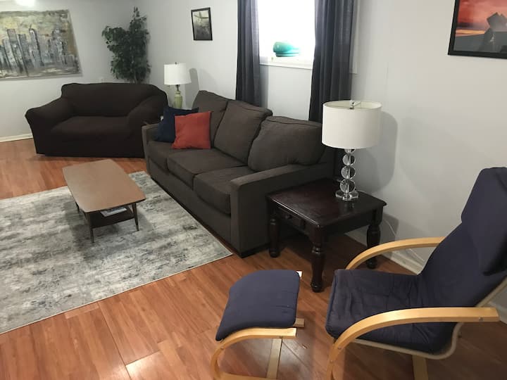 Cozy Two Bedroom Apartment - Kingston
