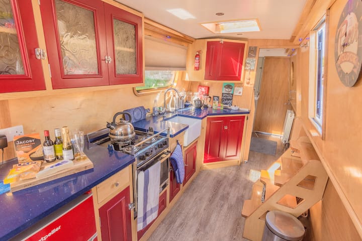 Beautiful Narrow Boat In Skipton - Skipton