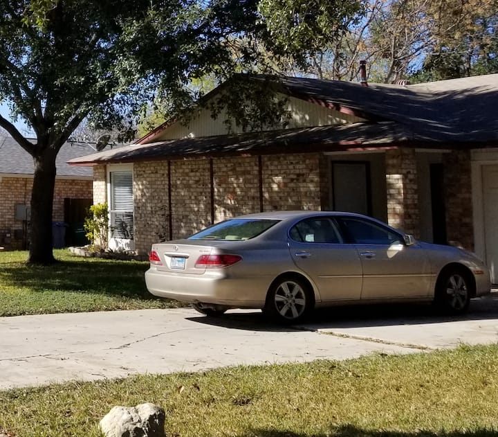 Airport- Blossom Athletic Complex Ctr. Location - サン・アントニオ, TX