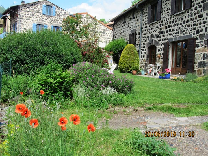 Maison Au Bord Du Ruisseau - Orcines