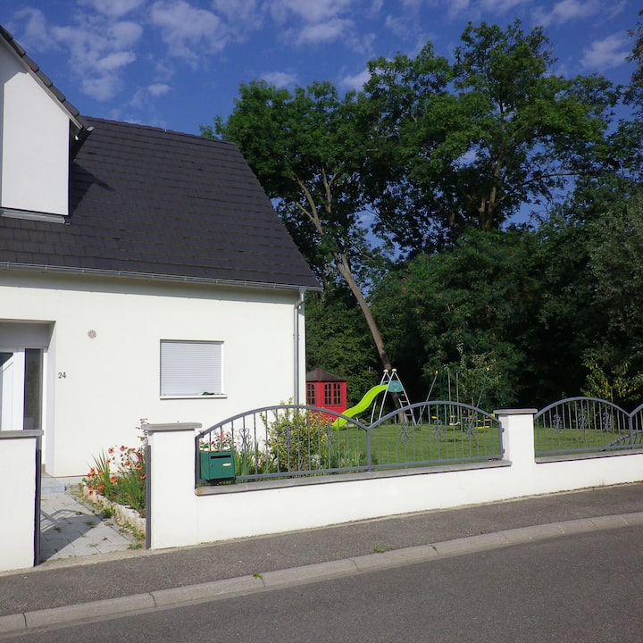 Maison D'ete Avec Piscine à Strasbourg - Strasburgo