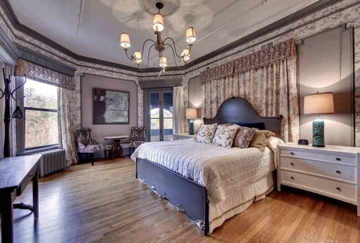 The Storybook Suite - Saint Paul, MN