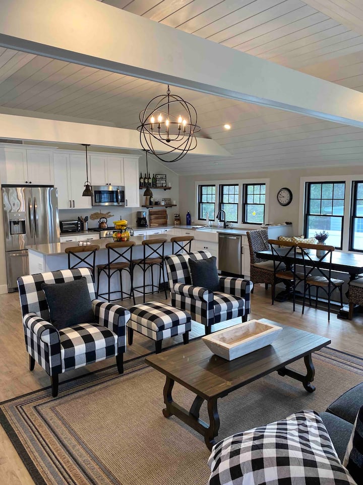 Beachside Paradise!! - Mattituck, NY