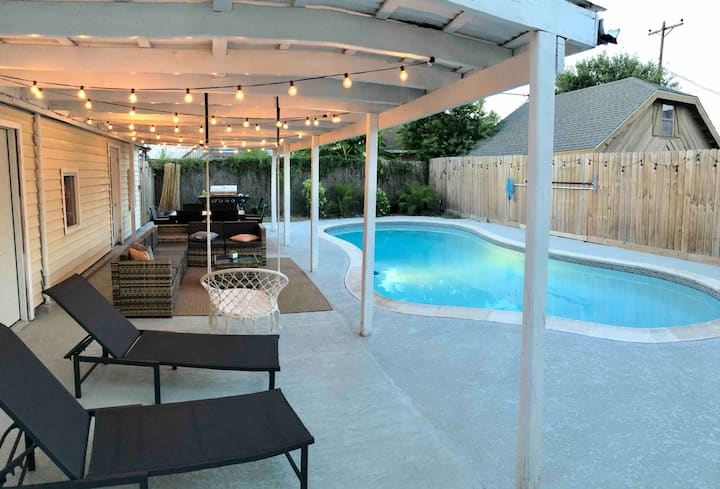 Central Home W/ Pool And New Pool House* - Galveston, TX