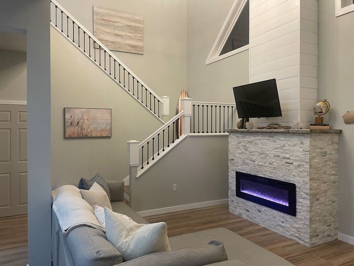 New Custom Home, 3 Bd, 2 Ba - 5 Min Walk To Beach - York