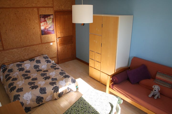 Chambre Avec Kitchenette Dans Un Village Paisible - Poligny