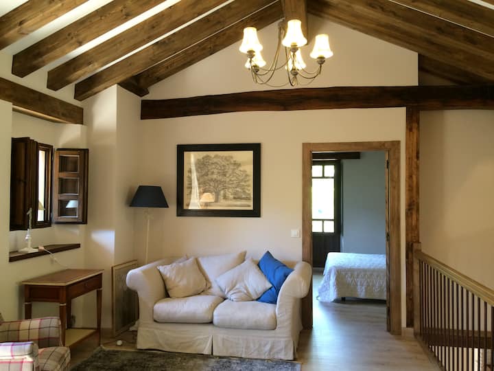 Casa Con Encanto En Carmona - Cantabria