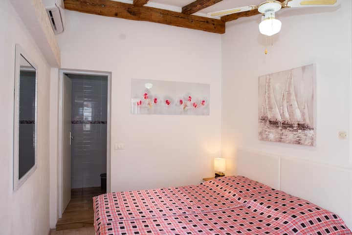 Room 8 - Dubrovnik