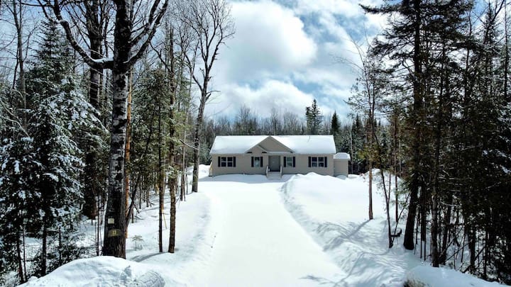 Den Of Coziness - Direct To Atv Trails - Greenville, ME