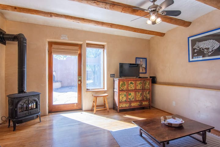 Stylish Adobe Sanctuary *Casita Wolf* Walk 2 Plaza - Santa Fe