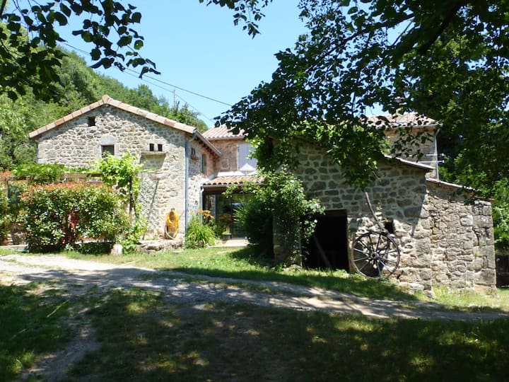 Ferme Rénovée + 1 Gîte  Mitoyen + Roulotte - Ardèche