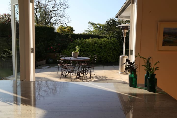 Mchardy Retreat - Havelock North