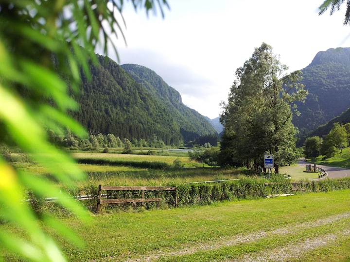 Baita Suggestiva Con Vista Sul Laghetto D'ampola - Ledro