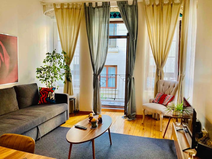 Historical Apt. With Super Fast Wi-f And Balcony - İstanbul