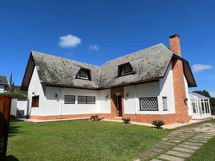 Casa Na Montanha, Com Churrasqueira E Quadra. - Campos do Jordão
