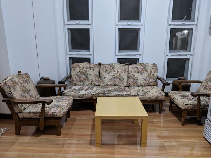 Ukuy's Place: Sudi Balcony Room With A Scenic View - Ivana