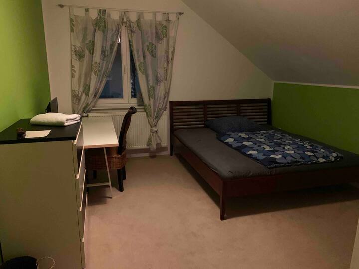 Berlin Zimmer Mit Doppelbett In Einfamilienhaus - Berlin