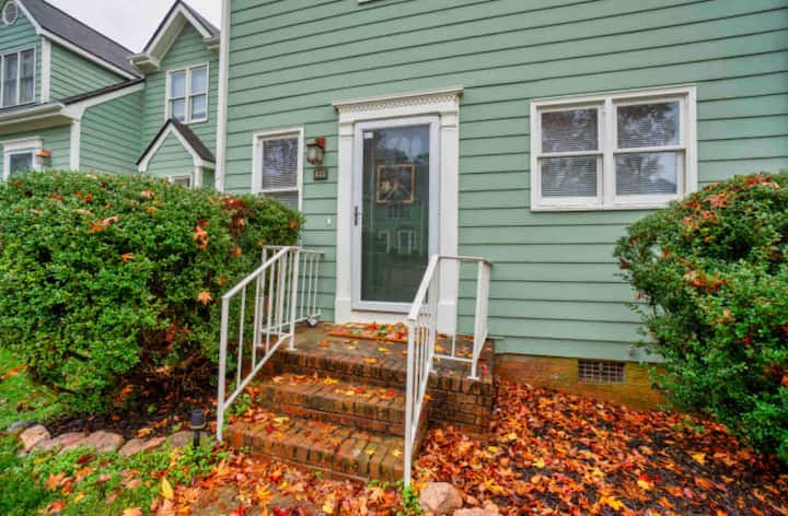 Charming Home Near Nc State - Cary, NC