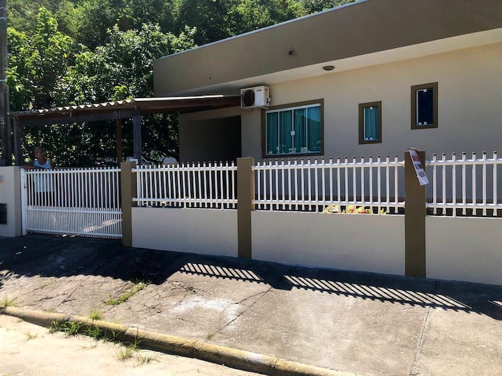 Casa Para Aluguel Diário Em Bombinhas - Pôrto Belo