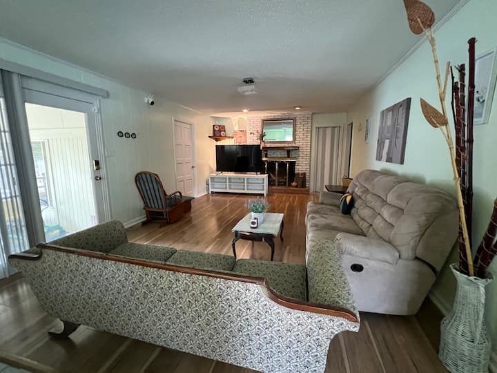 Home Away From Home ! - Jackson, TN