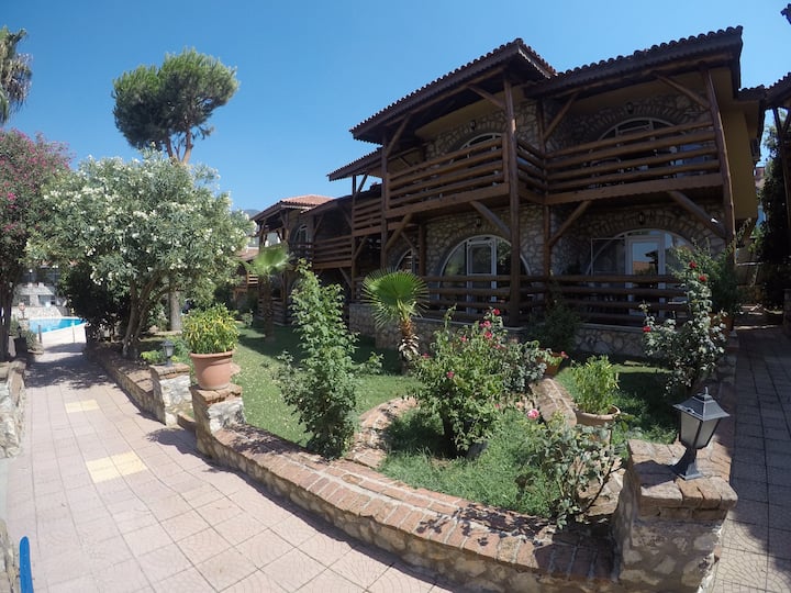 Hidden Sanctuary Minutes To The Strip - Faralya