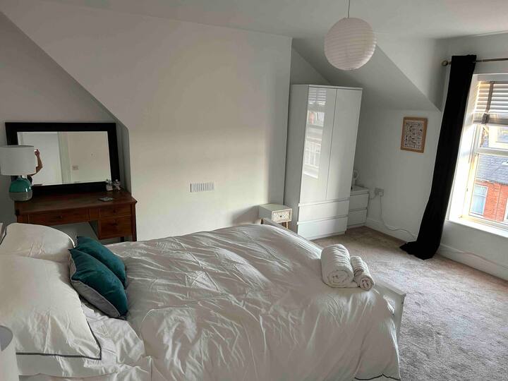 1 Bedroom And Bathroom On The Top Floor Townhouse - Felixstowe