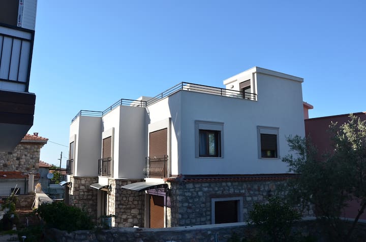 Karaburun - Saip Köyü - Müstakil Taş Ev - 1 - Karaburun