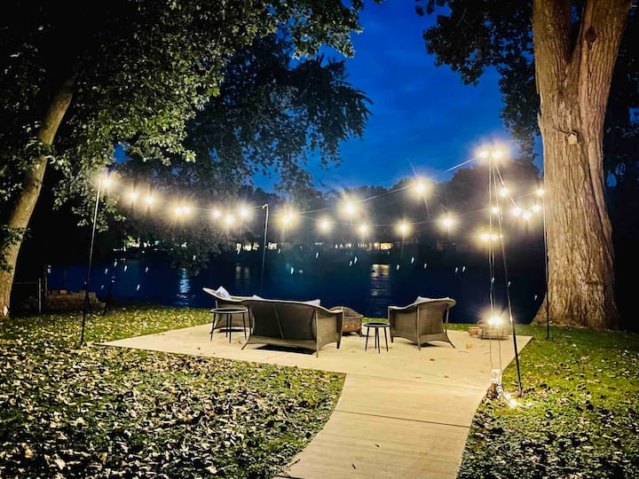 Riverfront Oasis: Parks+ Kayaks+relaxation Await! - Grant Park, IL