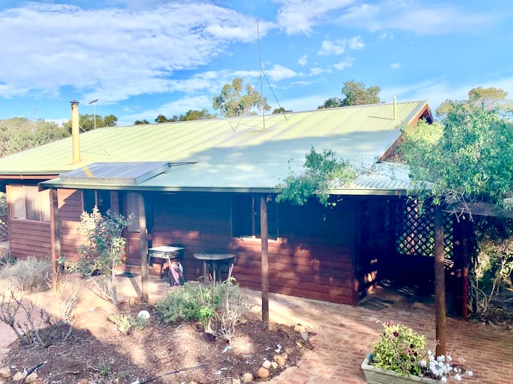 Eagle Bay Cottage Best Of Bush And Beach, Pets Too - Dunsborough