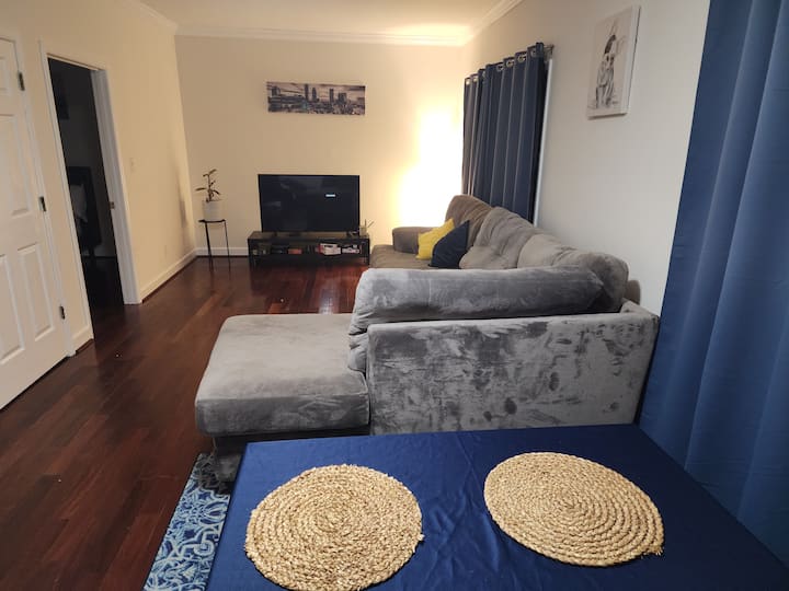 Buckhead 2 Story Townhouse 2bd/2bath W/parking - Brookhaven, GA