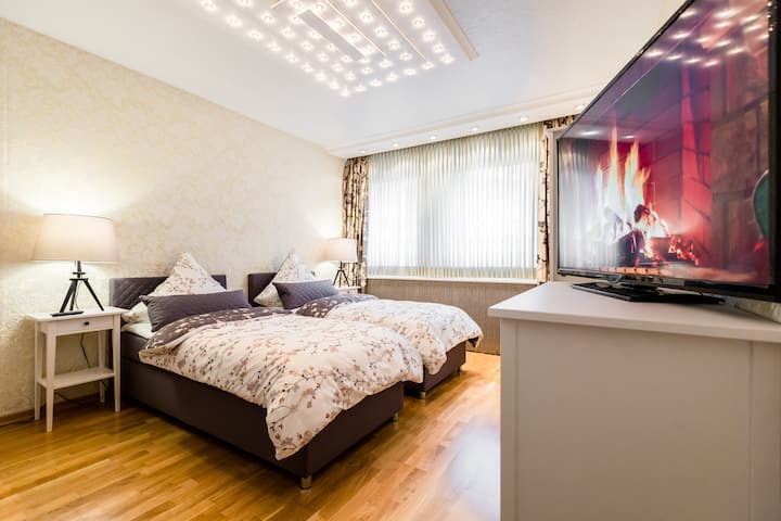 Apart2stay / Noble 3 Room Apartment For 10 Guests - Düsseldorf