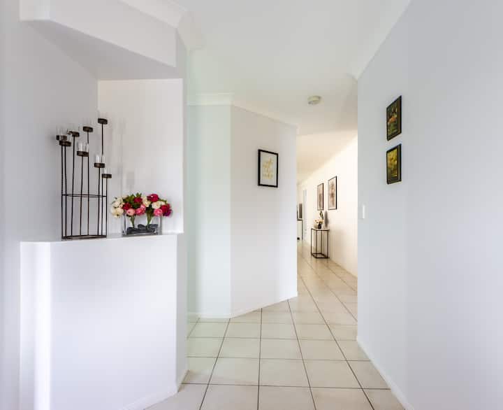 Large Executive And Family Home - Flinders View - Ipswich, Australia
