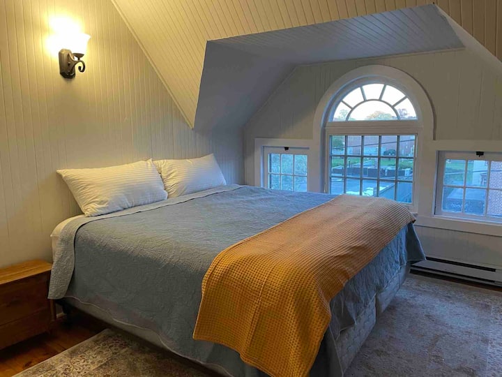 Exquisite 2br Penthouse On The West End - Portland, ME