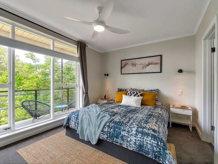Modern, Homely, Private, 3kms From Cbd With C/park - Brisbane