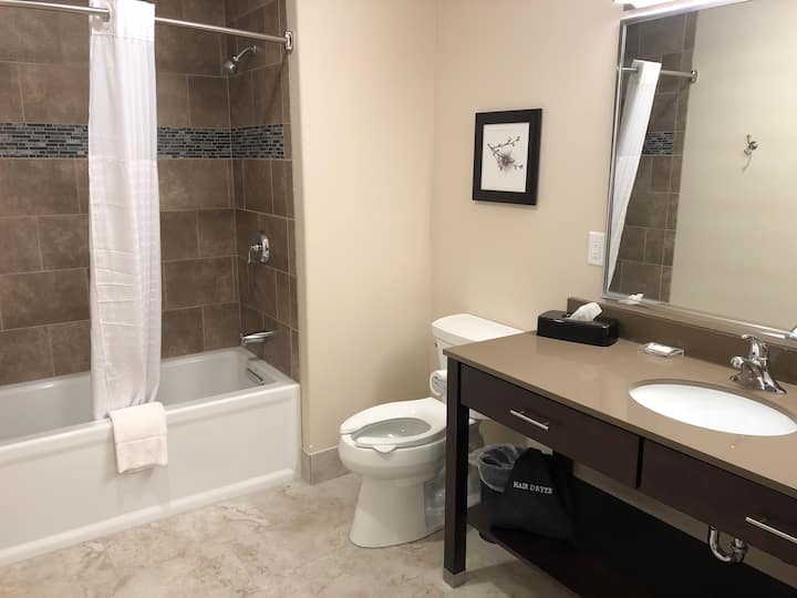 King Kitchenette  Room Independence Stay Rm 205 - Door County, WI