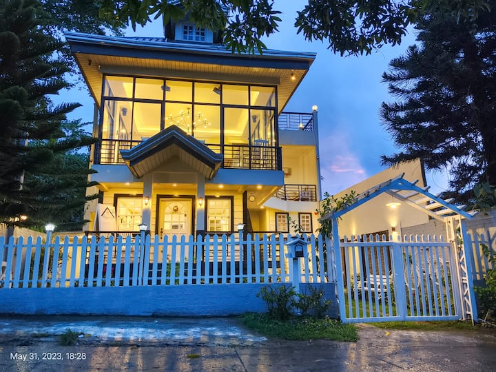 Adriana's Place Tagaytay - Amadeo